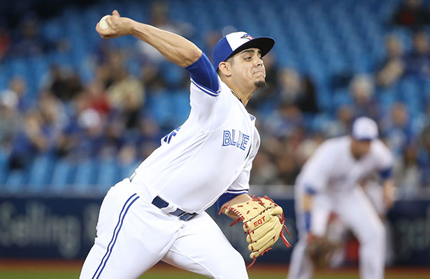 Roberto Osuna llega a 15 rescates en la temporada | ESTO en línea
