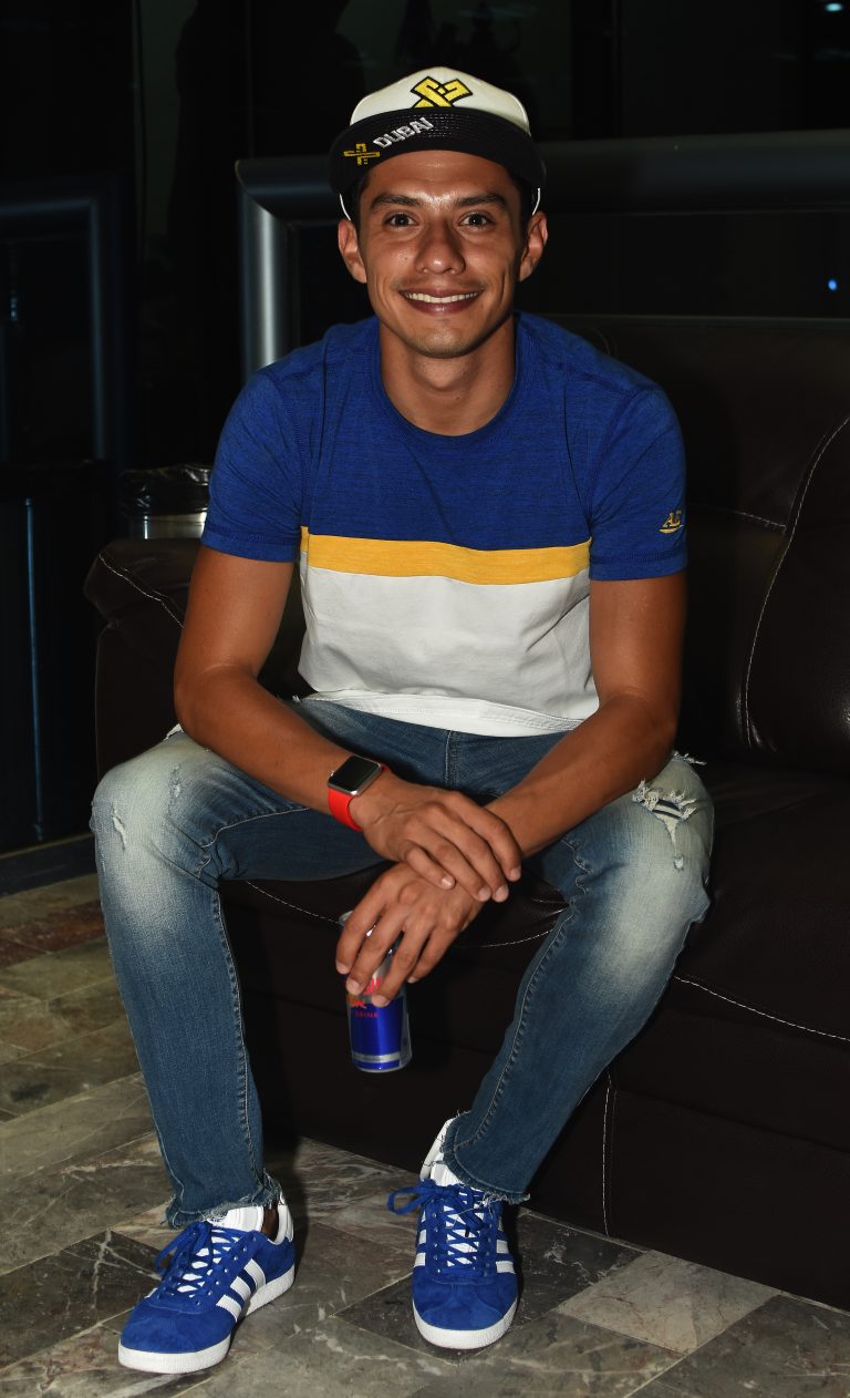 Jonathan Paredes el clavadista que desafía a la muerte | ESTO en línea