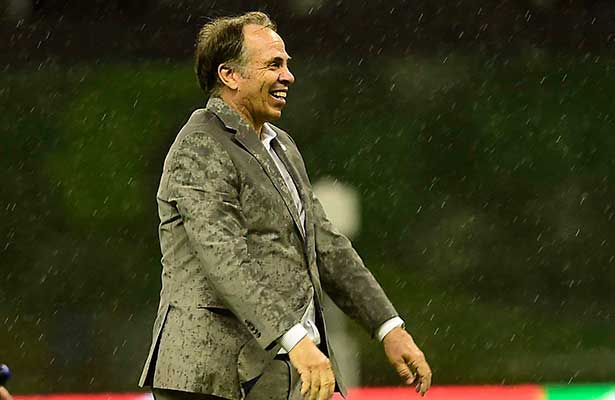 Bruce Arena saboreó el triunfo por unos minutos | ESTO en línea