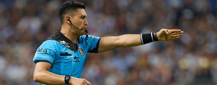 La Comisión Disciplinaria investigaría al cuarto árbitro, no al América ...