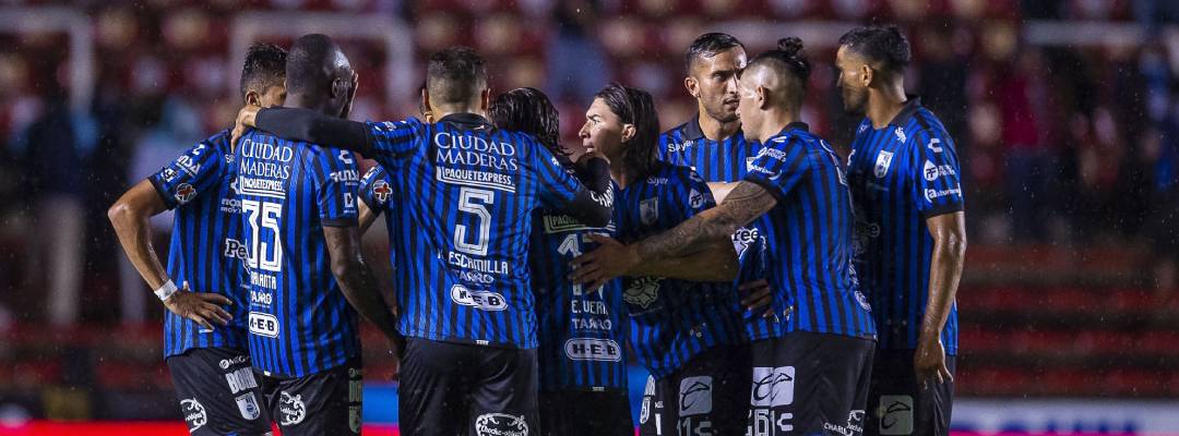 Club Querétaro entregó un ‘BonoGallo’ de por vida para un aficionado ...