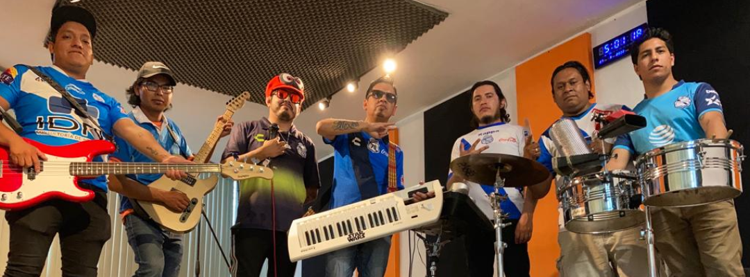 Los Convictos de La Villa, octeto musical que le compone y canta al ...